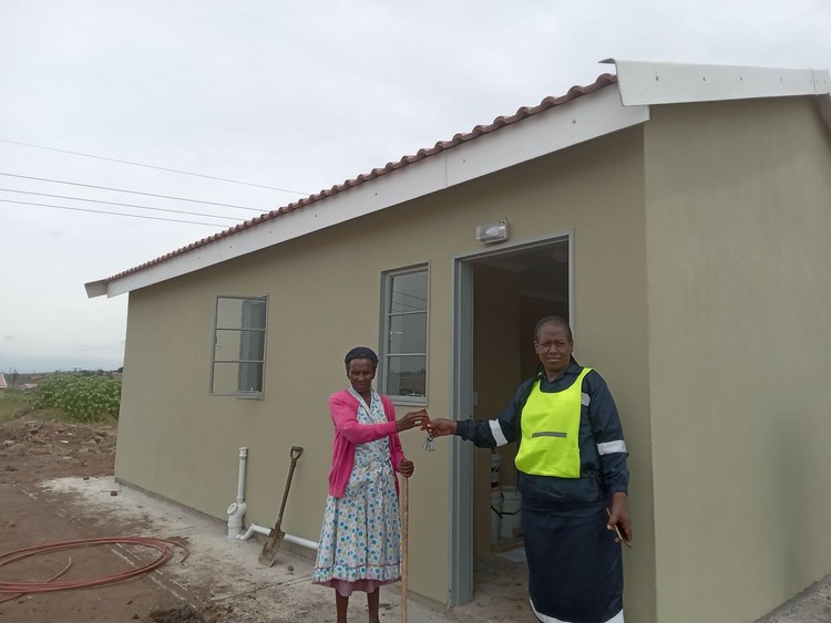 After 25 years, 81-year-old Mthatha widow finally gets an RDP house ...