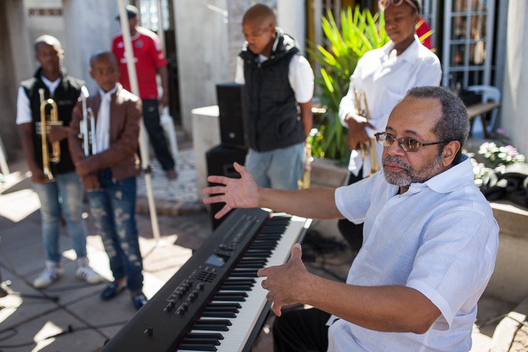 Young Khayelitsha musicians jazz with American pianist Nat Adderley Jr ...