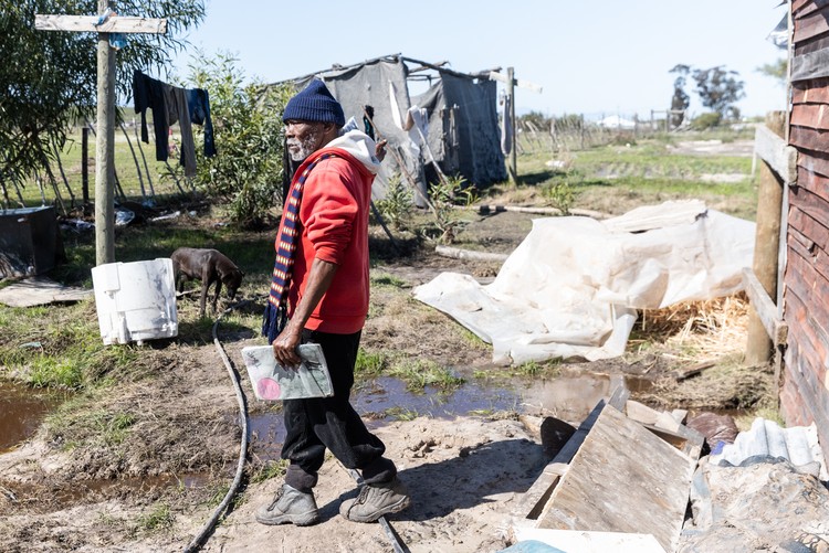 Riverlands families struggle to pick up the pieces after flash floods ...