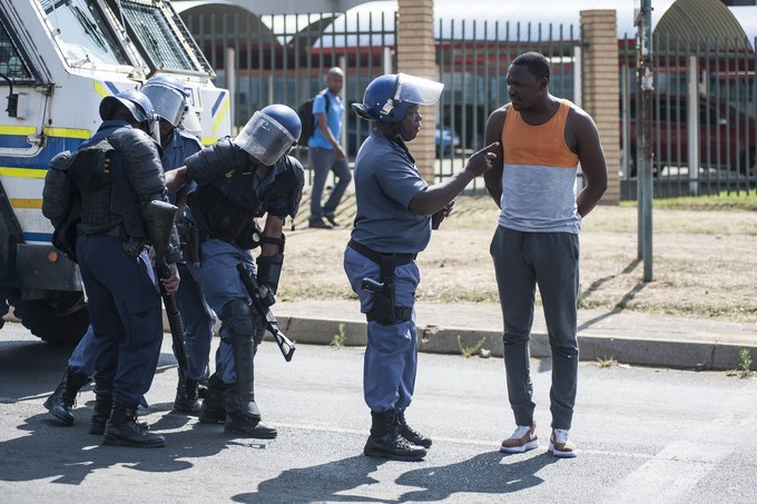 In photos: Violence at Vaal University of Technology | GroundUp