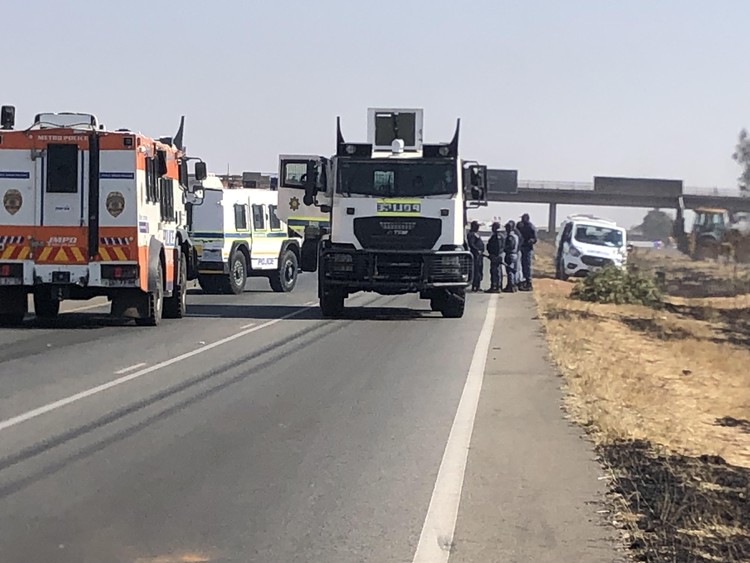 Protesters block N12, demand toilets, water | GroundUp