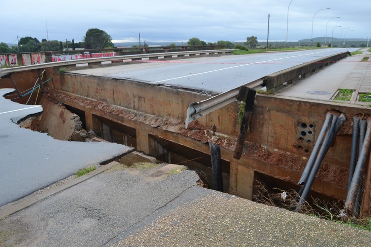 Storm damaged Kariega bridge could take two years to repair, says mayor ...