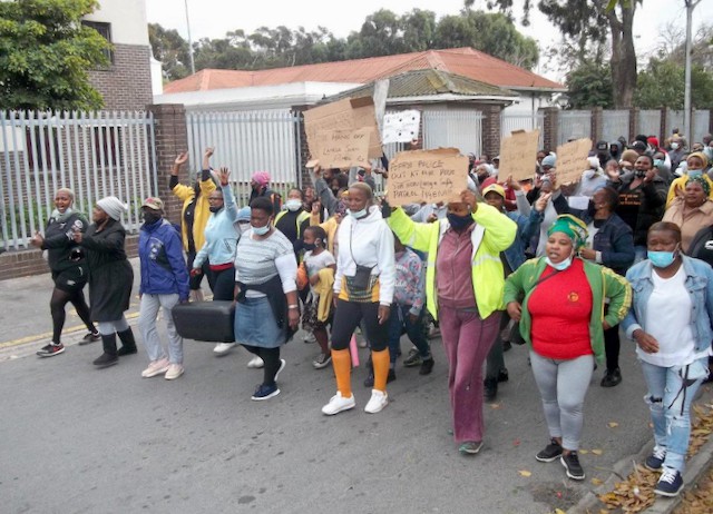 Langa residents are fed up with their police | GroundUp