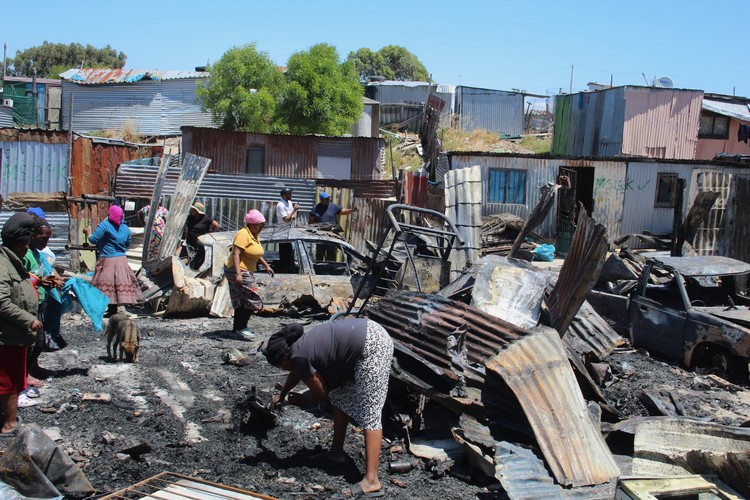 Mother of three dies in Cape Town shack fire | GroundUp