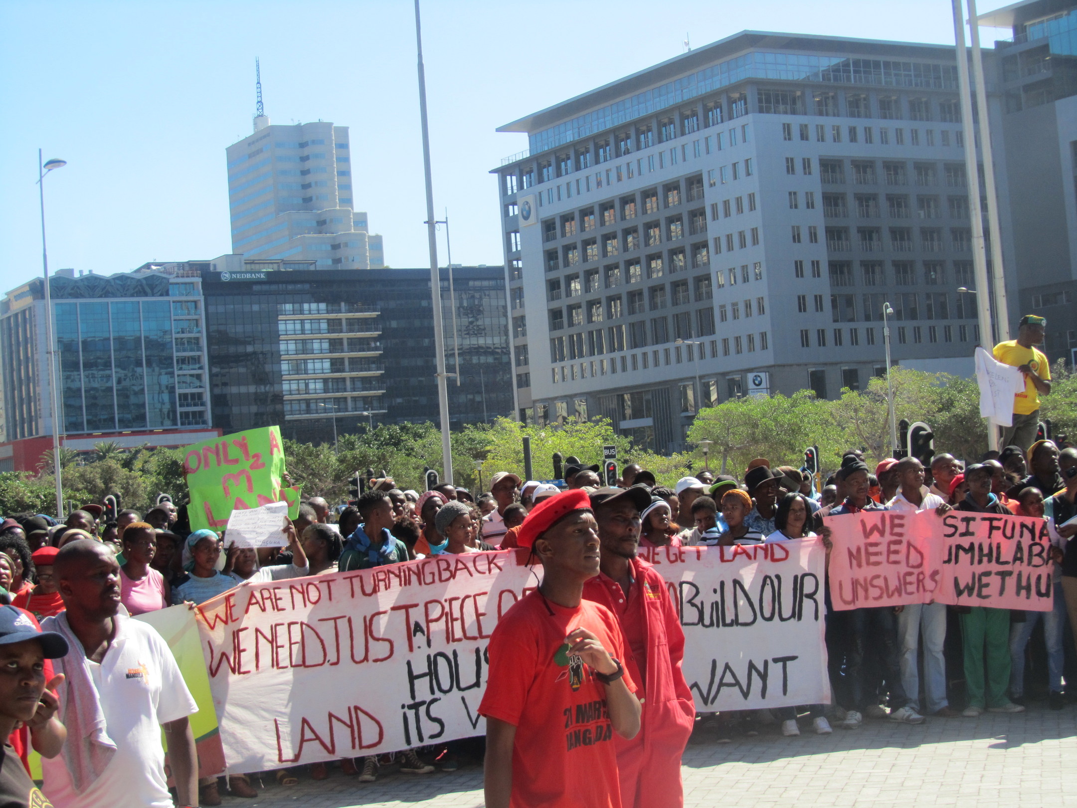 Dunoon backyarders protest at civic centre | GroundUp