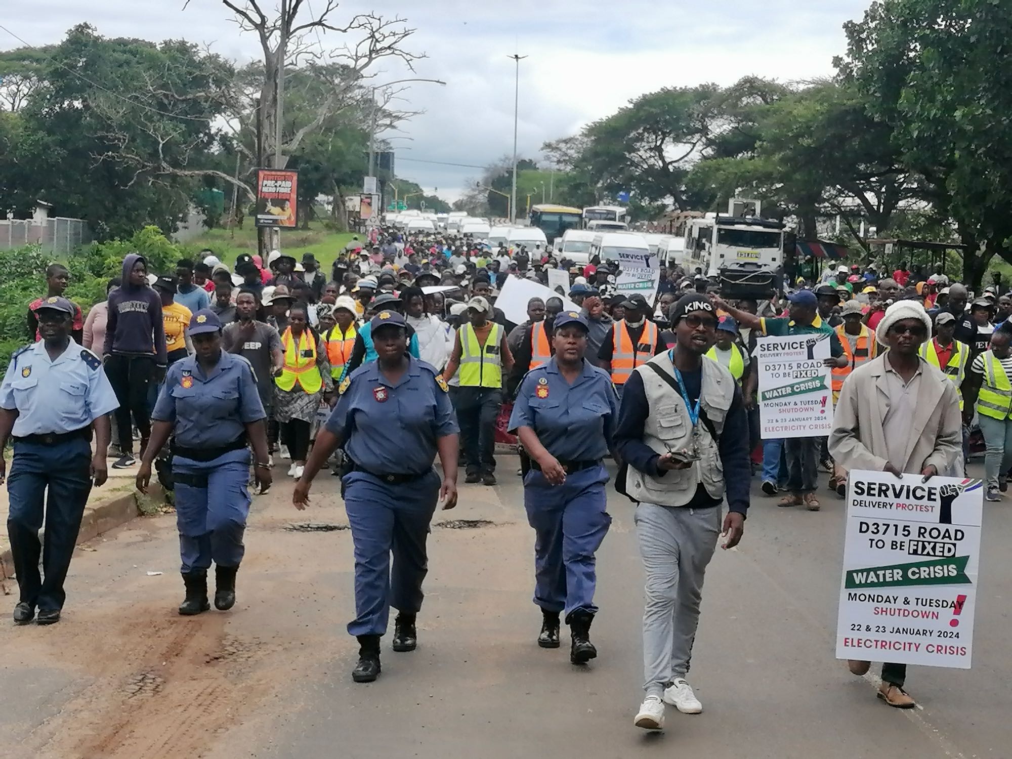 Protesters bring Louis Trichardt to a standstill for one hour | GroundUp