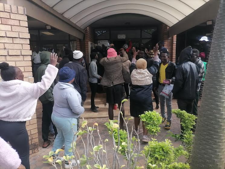 Standoff in Musina as protesters demand resignation of municipal ...