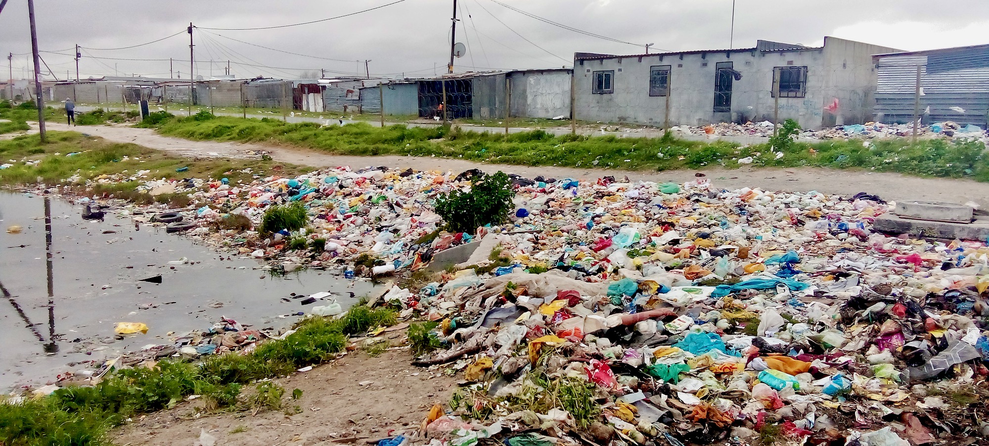 Rubbish in Delft overwhelms City of Cape Town response