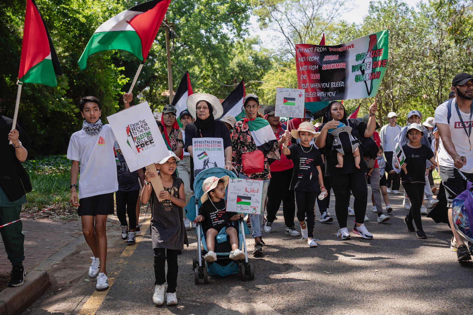 Thousands rally in support of Palestine at Zoo Lake | GroundUp