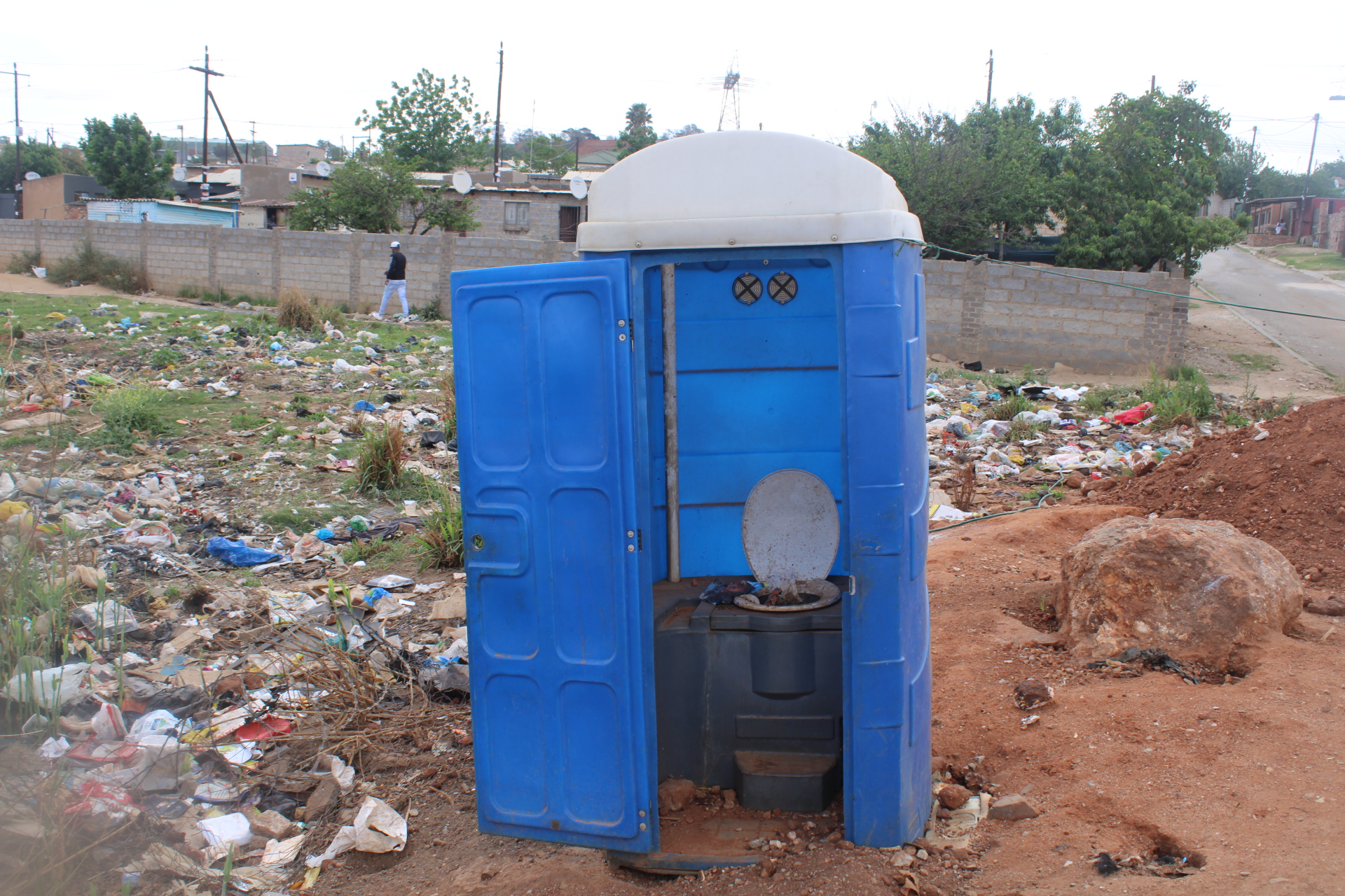 Unemployed Tembisa men step in to clean filthy chemical toilets | GroundUp