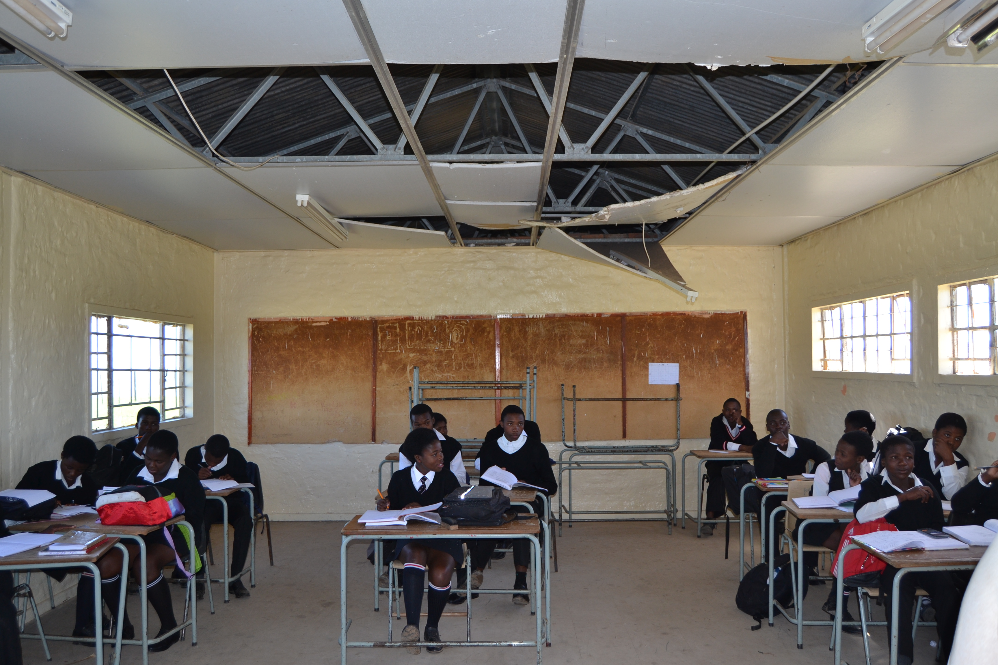 Cofimvaba parents forced to find teacher for their children | GroundUp
