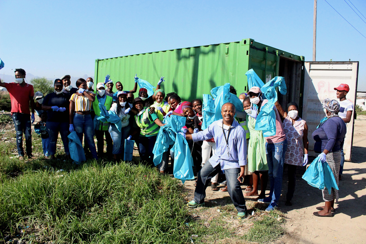 Community clean up turns waste into arts and crafts | GroundUp