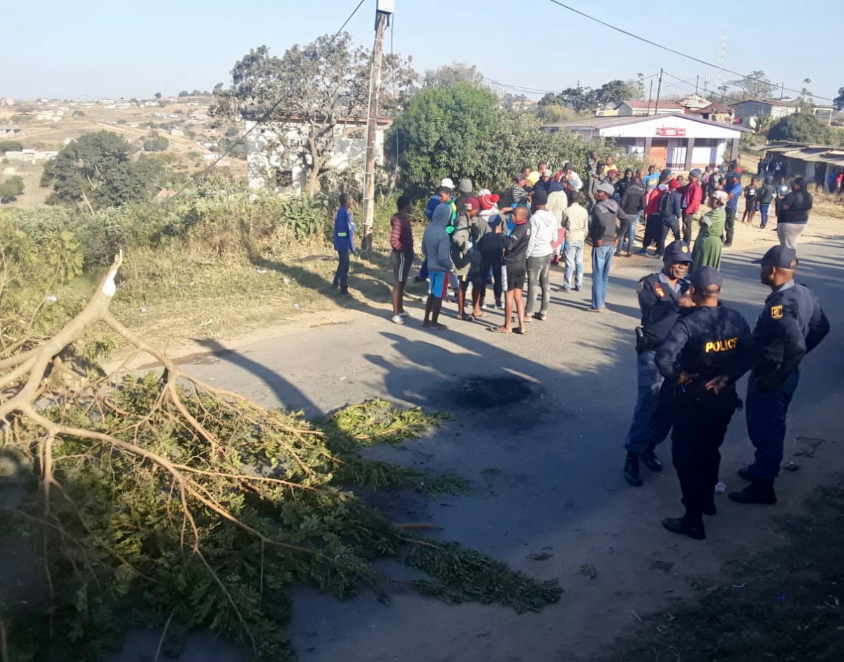 Protesters blame corruption for lack of water in Umlazi | GroundUp