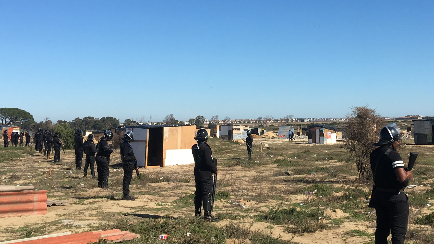 Red Ants demolish 110 shacks in Dunoon | GroundUp