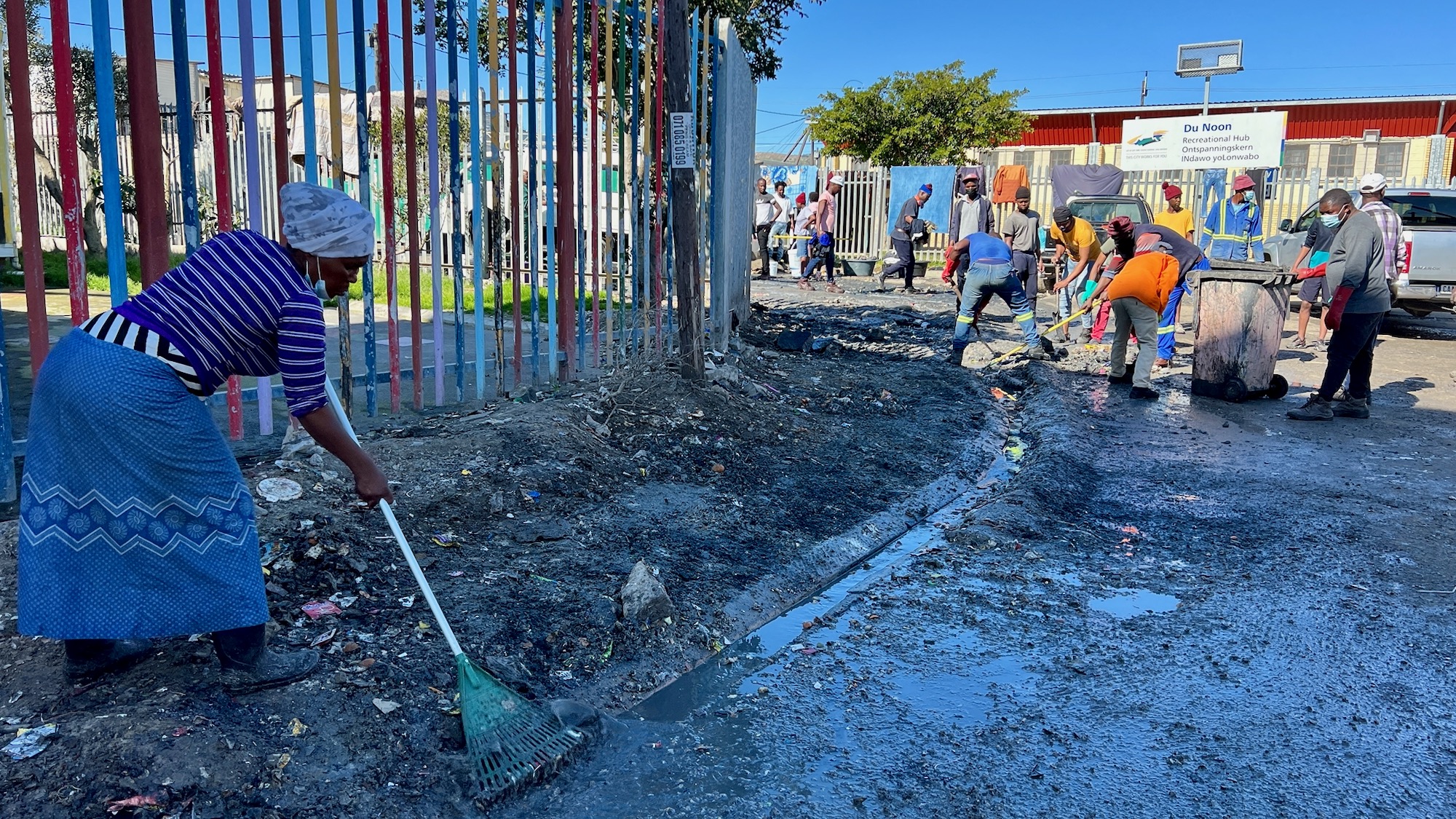 Dunoon women spend their public holiday cleaning up other people’s ...