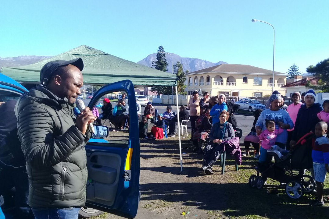 Steenvilla evictees disappointed after De Lille no-show | GroundUp
