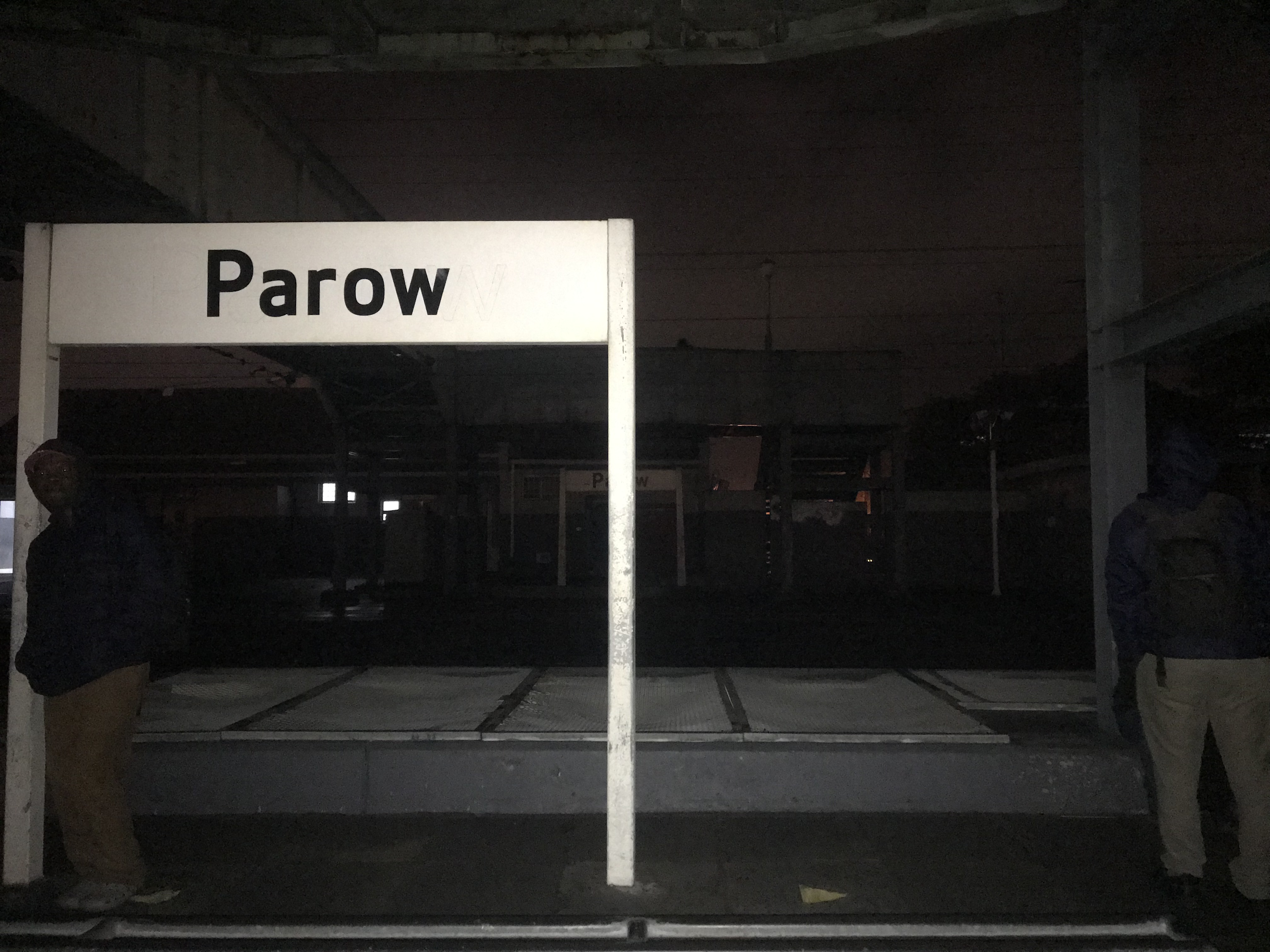 Commuters call for better lighting and security at Parow station | GroundUp