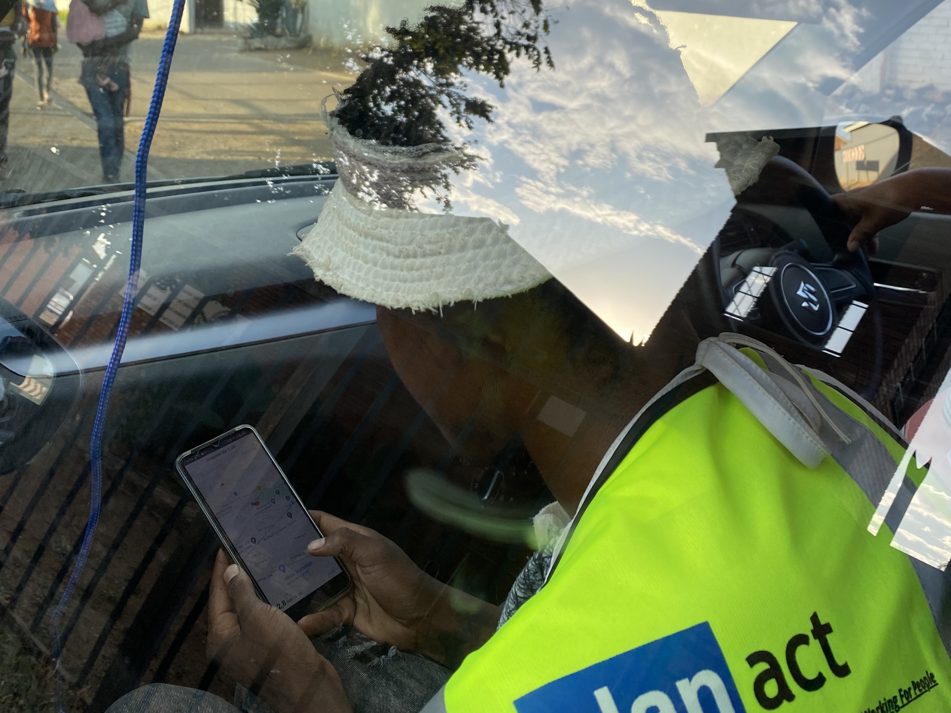 Volunteers collect data to mitigate effects of global heating in ...