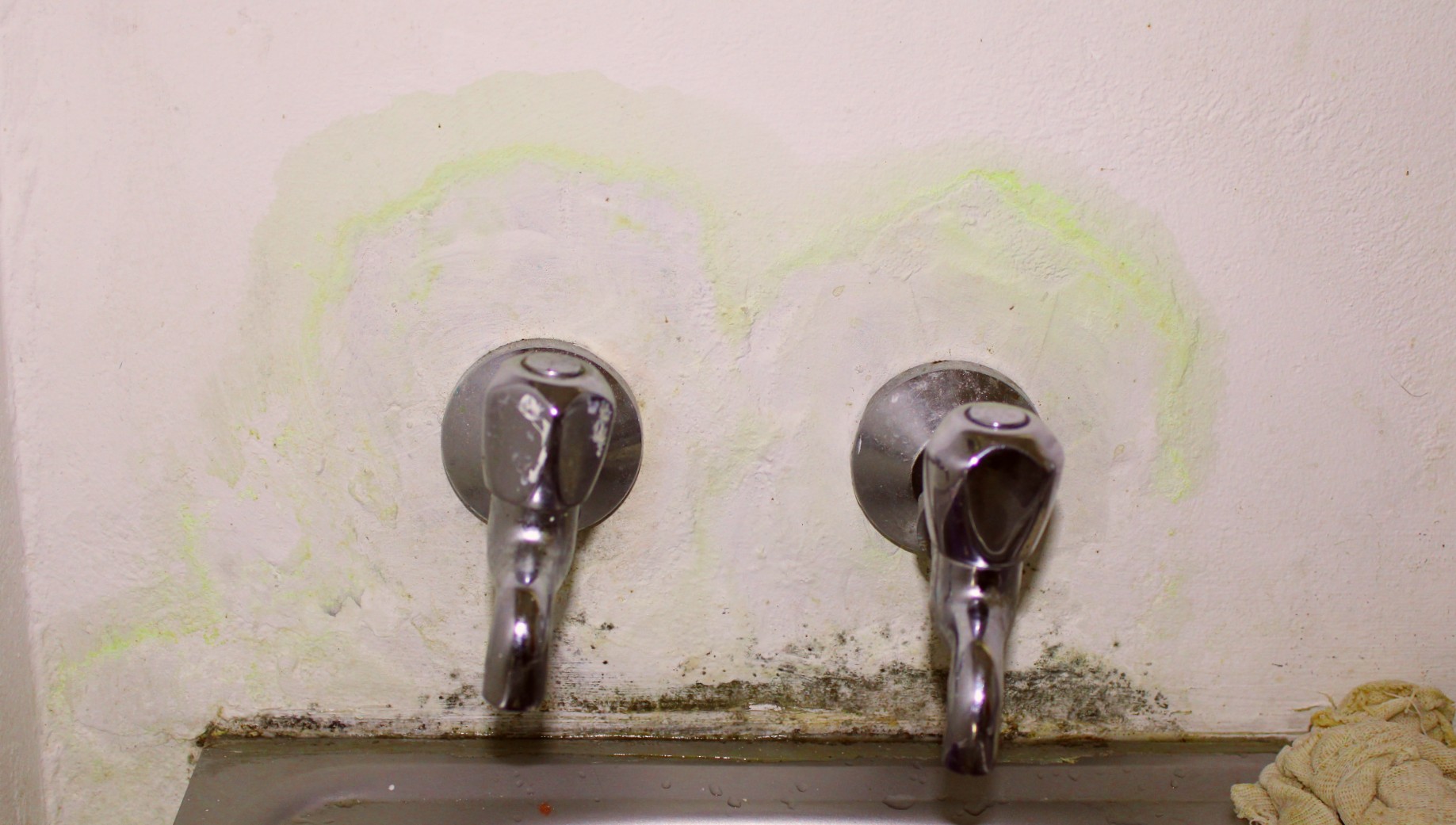 JHB social housing flats shoddily built, say residents | GroundUp