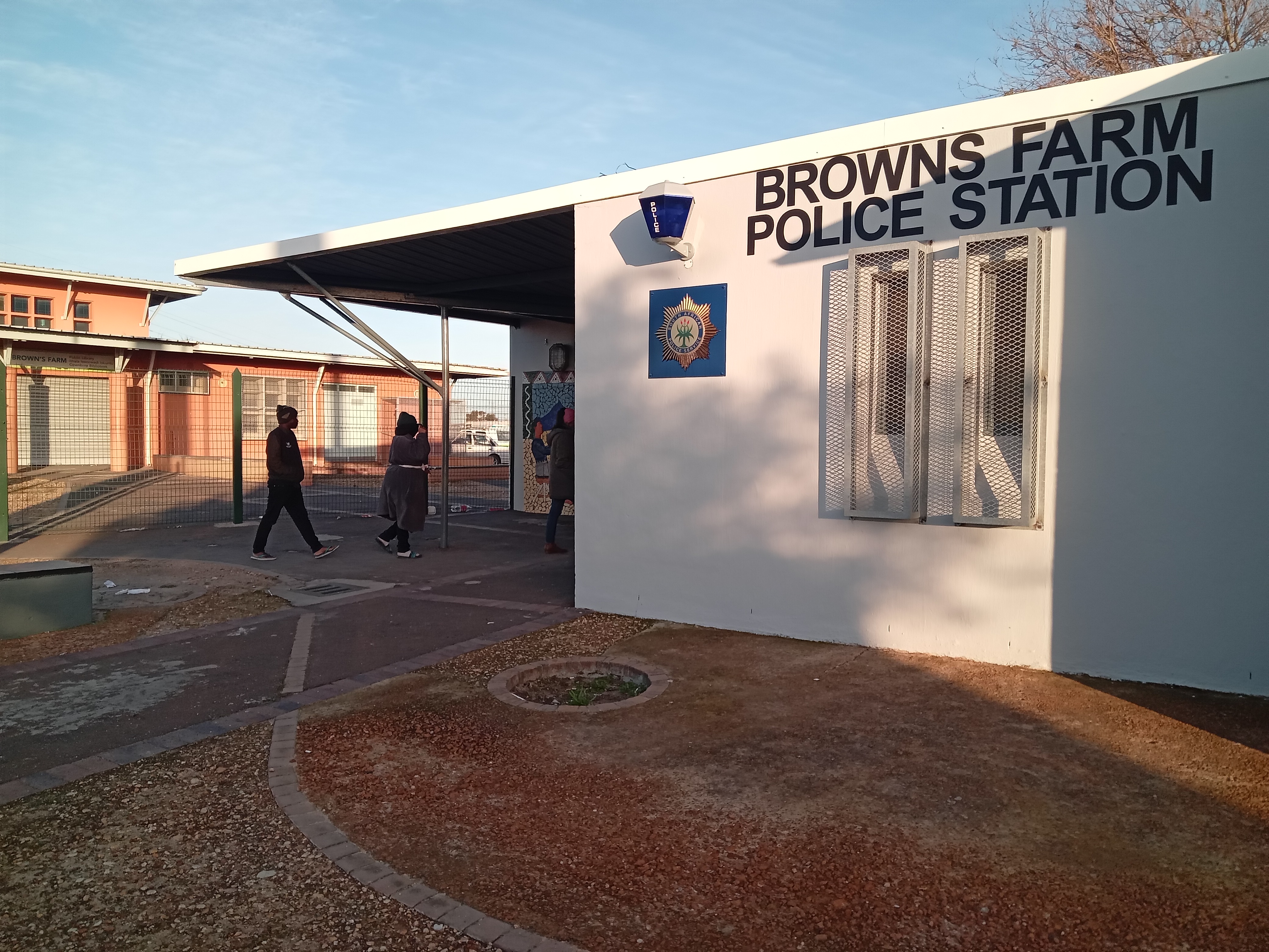 Philippi community welcomes temporary police station | GroundUp