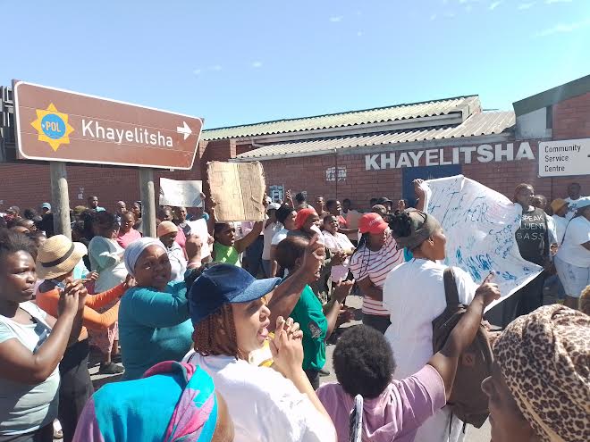Angry Khayelitsha residents march on police station after woman’s ...