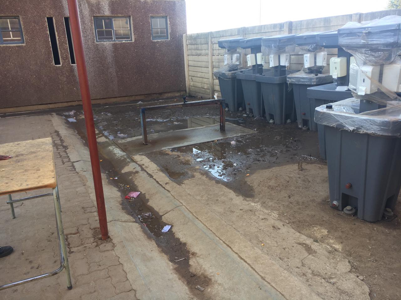 Learners’ complaints ignored at crumbling Tsakane school | GroundUp